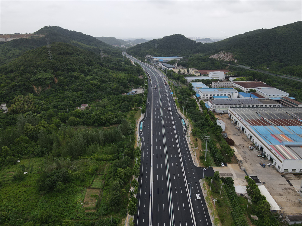 繁昌到芜湖只需半小时！建工建投集团S334（长江南路至繁阳大道段）快速化通道改造工程项目主线放行通车